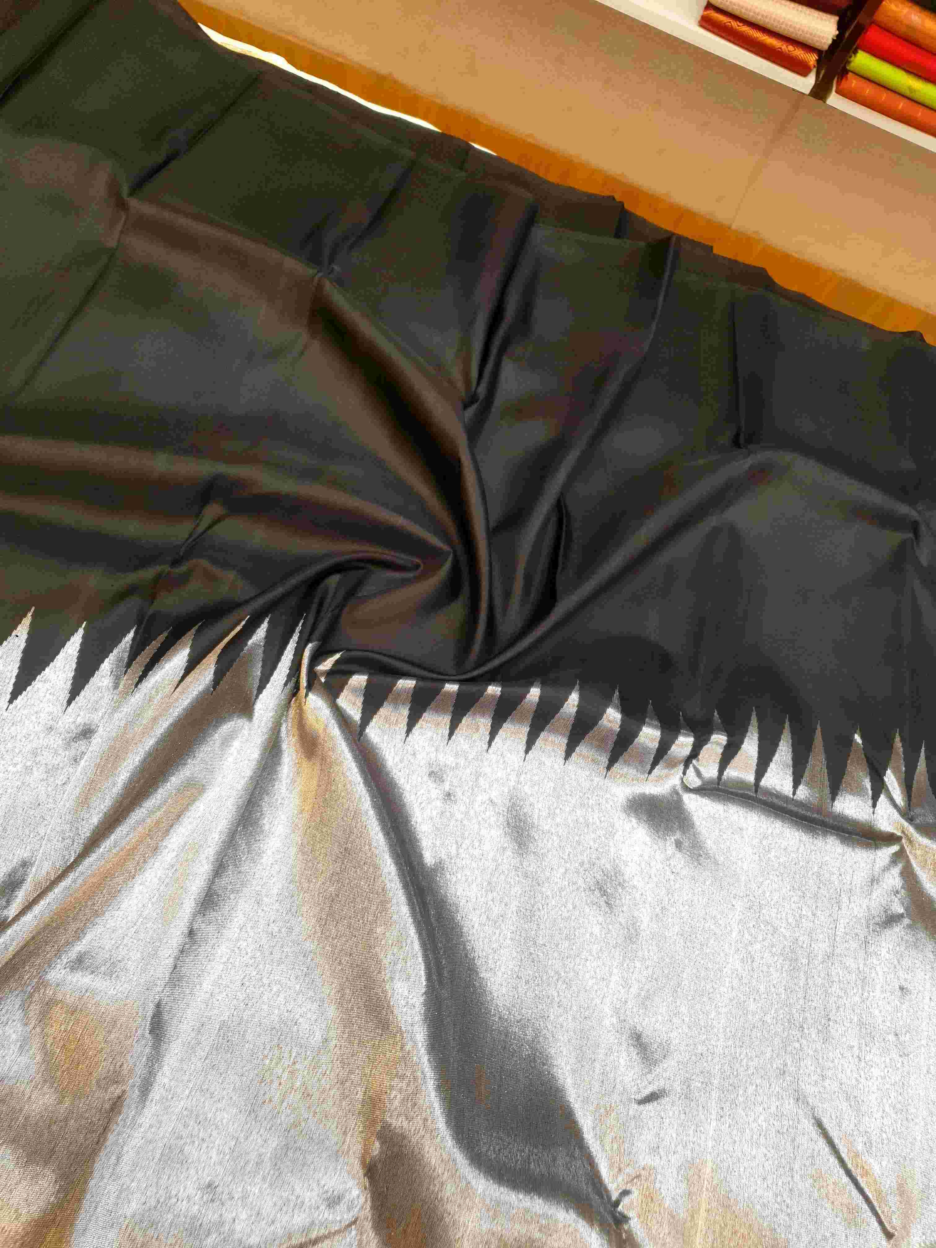 Black Kanchipuram Handloom 2G Silver Pattu Silk Saree