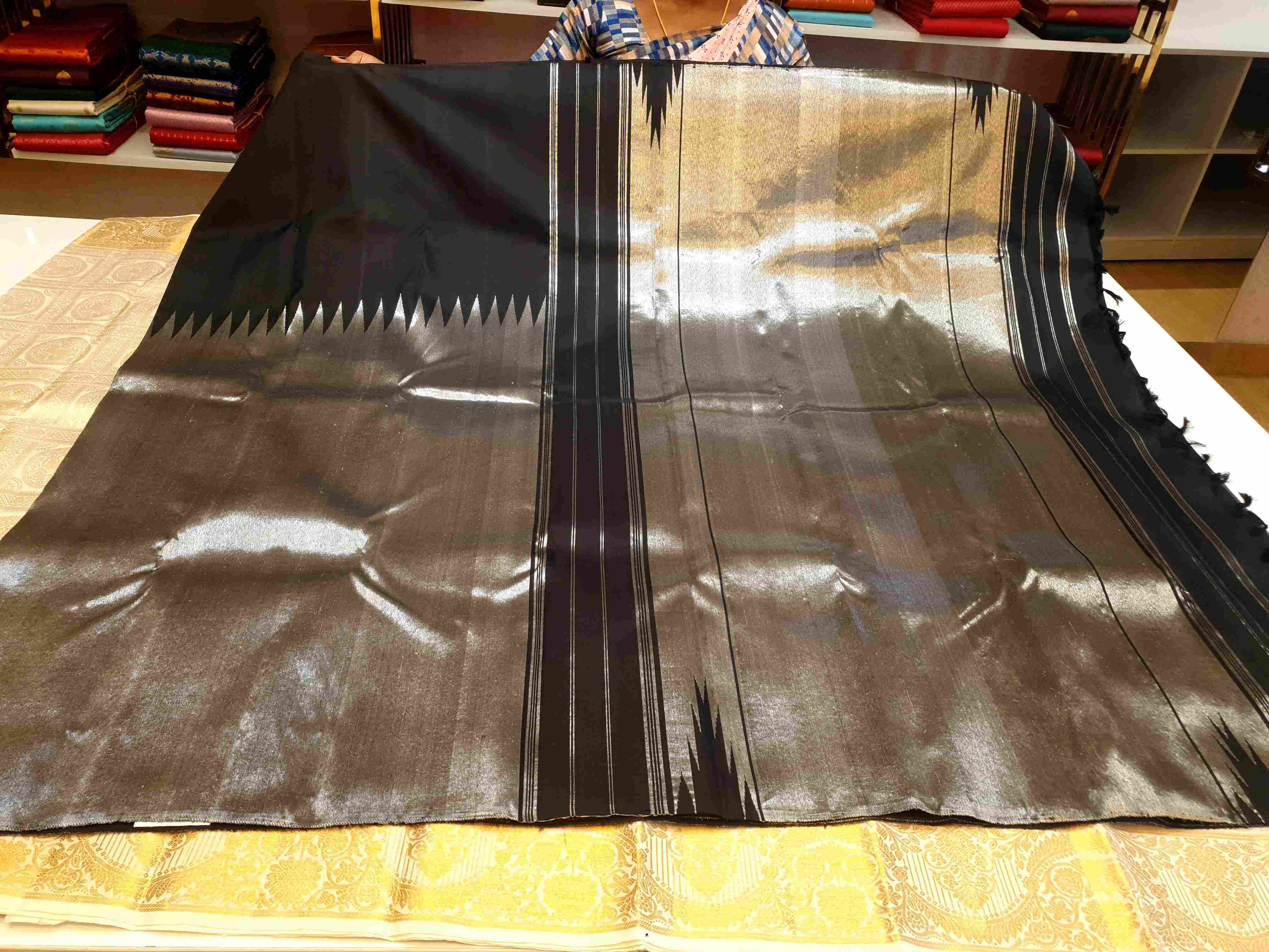 Black Kanchipuram Handloom 2G Silver Pattu Silk Saree